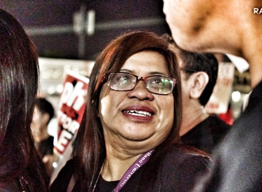 Yellowtard social climbers unite under @PinoyAkoBlog and @MrsUnlawyer ...